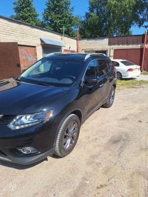 Black Nissan Rogue 2016 in Palanga, with an engine capacity of 2.49 L and mileage of 140 thousand km for 9500 €, photo 4 on AUTOMOTO.COM.LV