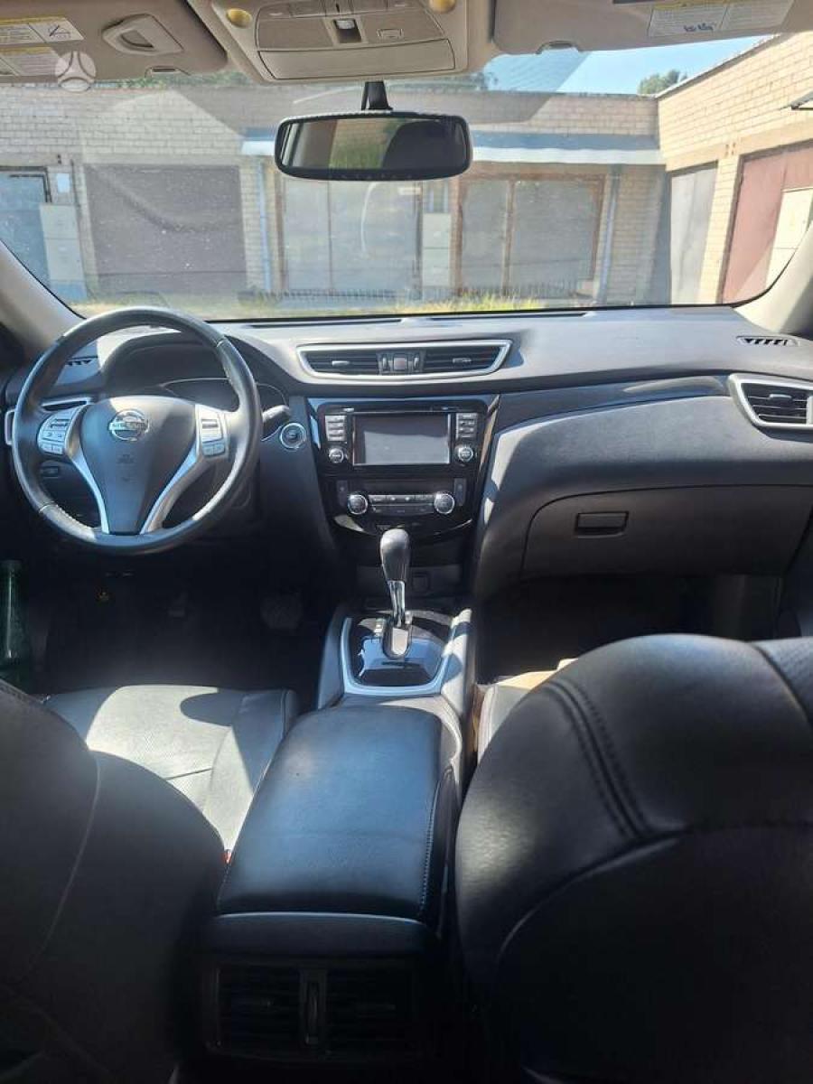 Black Nissan Rogue 2016 in Palanga, with an engine capacity of 2.49 L and mileage of 140 thousand km for 9500 €, photo 6 on AUTOMOTO.COM.LV