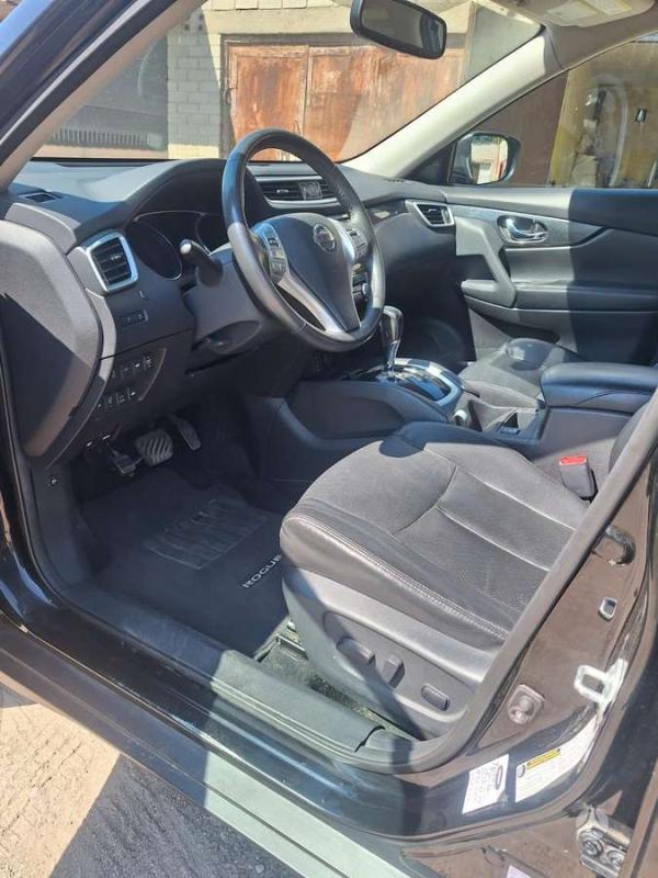 Black Nissan Rogue 2016 in Palanga, with an engine capacity of 2.49 L and mileage of 140 thousand km for 9500 €, photo 9 on AUTOMOTO.COM.LV