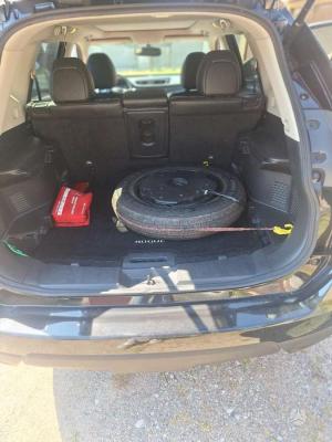 Black Nissan Rogue 2016 in Palanga, with an engine capacity of 2.49 L and mileage of 140 thousand km for 9500 €, photo 12 on AUTOMOTO.COM.LV
