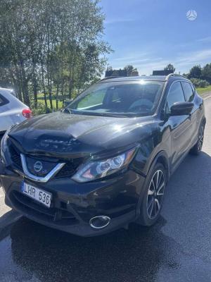 Black Nissan Rogue 2017 in Jurbarkas, with an engine capacity of 0.00 L and mileage of 98 thousand km for 6000 €, photo 4 on AUTOMOTO.COM.LV