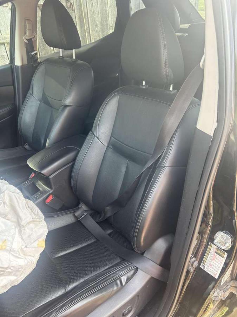 Black Nissan Rogue 2017 in Jurbarkas, with an engine capacity of 0.00 L and mileage of 98 thousand km for 6000 €, photo 8 on AUTOMOTO.COM.LV