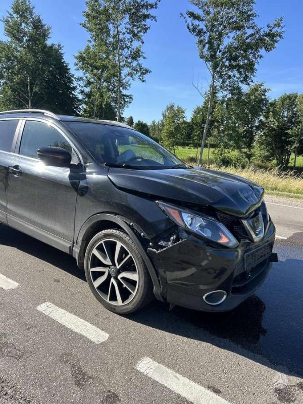 Black Nissan Rogue 2017 in Jurbarkas, with an engine capacity of 0.00 L and mileage of 98 thousand km for 6000 €, photo 10 on AUTOMOTO.COM.LV