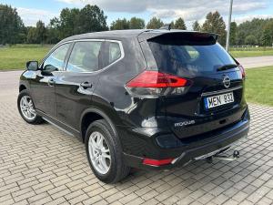 Black Nissan Rogue 2017 in Prienai, with an engine capacity of 2.50 L and mileage of 73 thousand km for 10950 €, photo 4 on AUTOMOTO.COM.LV