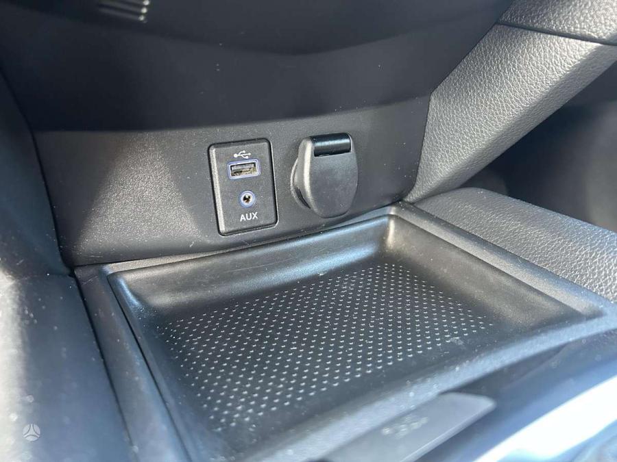 Black Nissan Rogue 2017 in Prienai, with an engine capacity of 2.50 L and mileage of 73 thousand km for 10950 €, photo 14 on AUTOMOTO.COM.LV
