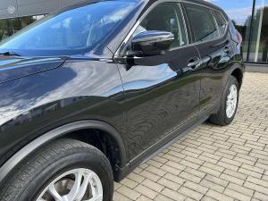 Black Nissan Rogue 2017 in Prienai, with an engine capacity of 2.50 L and mileage of 73 thousand km for 10950 €, photo 23 on AUTOMOTO.COM.LV