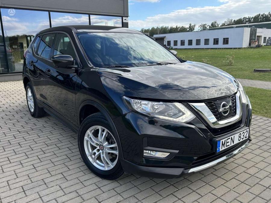 Black Nissan Rogue 2017 in Prienai, with an engine capacity of 2.50 L and mileage of 73 thousand km for 10950 €, photo 30 on AUTOMOTO.COM.LV