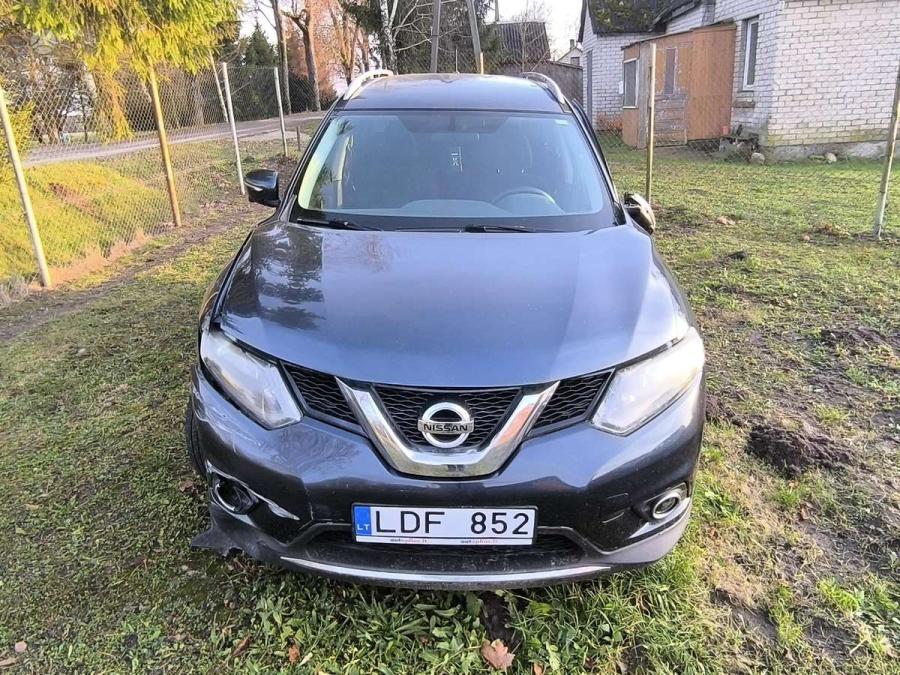 Blue Nissan Rogue 2016 in Raseiniai, with an engine capacity of 2.50 L and mileage of 72 thousand km for 3500 €, photo 1 on AUTOMOTO.COM.LV