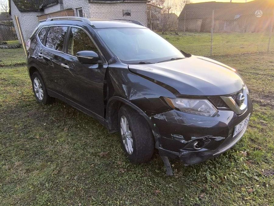 Blue Nissan Rogue 2016 in Raseiniai, with an engine capacity of 2.50 L and mileage of 72 thousand km for 3500 €, photo 2 on AUTOMOTO.COM.LV