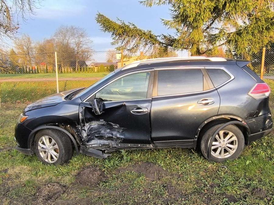 Blue Nissan Rogue 2016 in Raseiniai, with an engine capacity of 2.50 L and mileage of 72 thousand km for 3500 €, photo 4 on AUTOMOTO.COM.LV