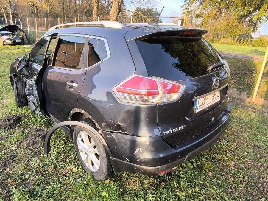 Blue Nissan Rogue 2016 in Raseiniai, with an engine capacity of 2.50 L and mileage of 72 thousand km for 3500 €, photo 5 on AUTOMOTO.COM.LV