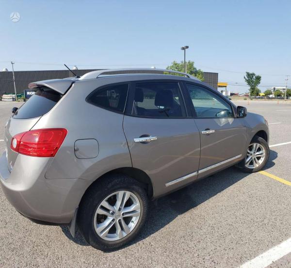 Grey Nissan Rogue 2012 in Vilnius, with an engine capacity of 2.49 L and mileage of 146 thousand km for 3890 €, photo 3 on AUTOMOTO.COM.LV