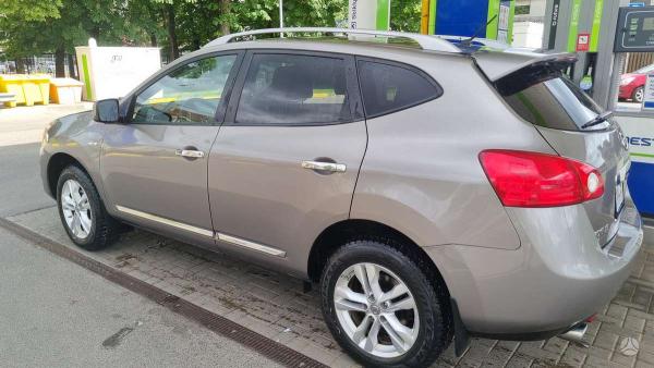 Grey Nissan Rogue 2012 in Vilnius, with an engine capacity of 2.49 L and mileage of 146 thousand km for 3890 €, photo 4 on AUTOMOTO.COM.LV