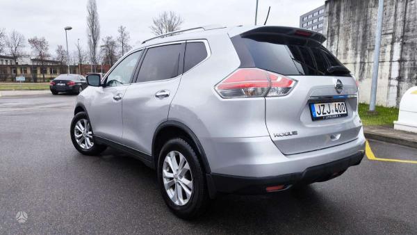 Pelēks Nissan Rogue 2015 Viļņa, ar dzinēja tilpumu 2.49 L un nobraukumu 150 tūkst. km par 7900 €, foto 6 vietnē AUTOMOTO.COM.LV