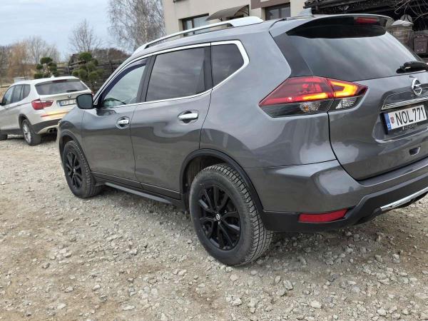 Grey Nissan Rogue 2018 in Siauliai, with an engine capacity of 2.49 L and mileage of 142 thousand km for 11500 €, photo 3 on AUTOMOTO.COM.LV