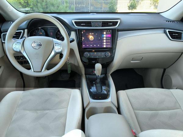 Red Nissan Rogue 2015 in Siauliai, with an engine capacity of 2.49 L and mileage of 151 thousand km for 8100 €, photo 8 on AUTOMOTO.COM.LV