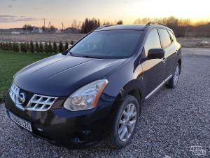 Violets Nissan Rogue 2013 Klaipėda, ar dzinēja tilpumu 2.50 L un nobraukumu 133 tūkst. km par 5550 €, foto  vietnē AUTOMOTO.COM.LV