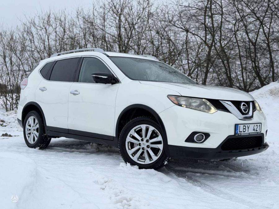 White Nissan Rogue 2015 in Kaunas, with an engine capacity of 2.49 L and mileage of 145 thousand km for 7750 €, photo 2 on AUTOMOTO.COM.LV