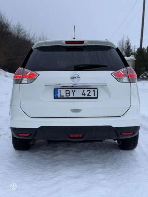 White Nissan Rogue 2015 in Kaunas, with an engine capacity of 2.49 L and mileage of 145 thousand km for 7750 €, photo 11 on AUTOMOTO.COM.LV