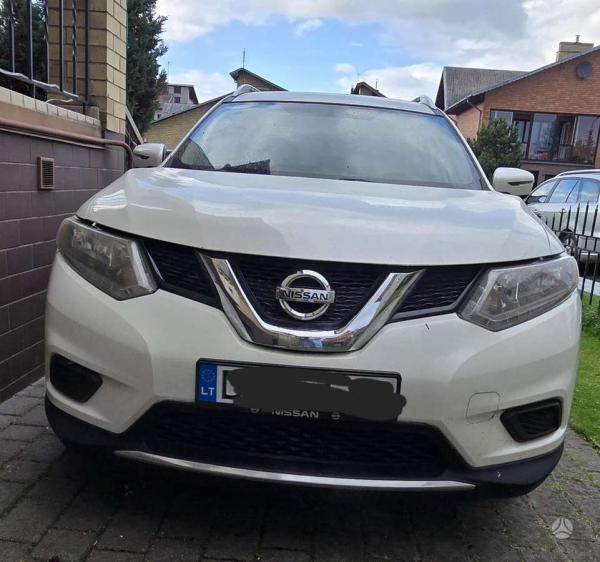 Balts Nissan Rogue 2016 Panevēža, ar dzinēja tilpumu 2.49 L un nobraukumu 159 tūkst. km par 4250 €, foto 1 vietnē AUTOMOTO.COM.LV