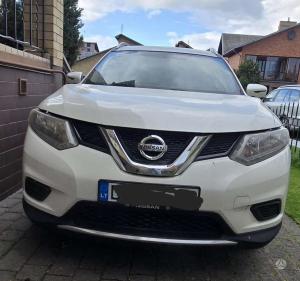 Balts Nissan Rogue 2016 Panevēža, ar dzinēja tilpumu 2.49 L un nobraukumu 159 tūkst. km par 4250 €, foto  vietnē AUTOMOTO.COM.LV