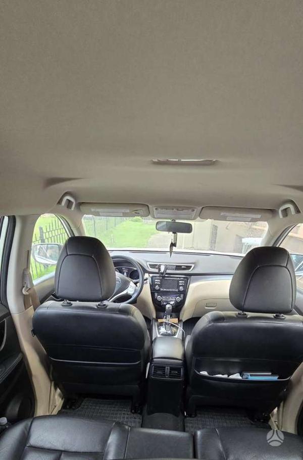 Balts Nissan Rogue 2016 Panevēža, ar dzinēja tilpumu 2.49 L un nobraukumu 159 tūkst. km par 4250 €, foto 5 vietnē AUTOMOTO.COM.LV