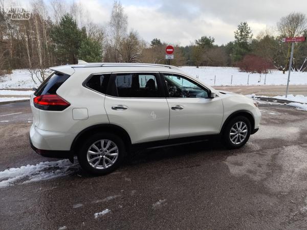 White Nissan Rogue 2017 in Vilnius, with an engine capacity of 2.50 L and mileage of 119 thousand km for 8300 €, photo 8 on AUTOMOTO.COM.LV