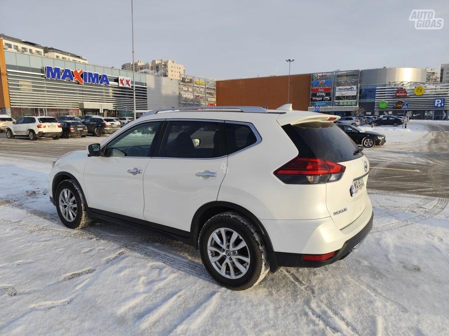 White Nissan Rogue 2017 in Vilnius, with an engine capacity of 2.50 L and mileage of 119 thousand km for 8300 €, photo 4 on AUTOMOTO.COM.LV