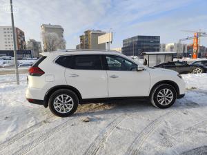 White Nissan Rogue 2017 in Vilnius, with an engine capacity of 2.50 L and mileage of 119 thousand km for 8300 €, photo 5 on AUTOMOTO.COM.LV