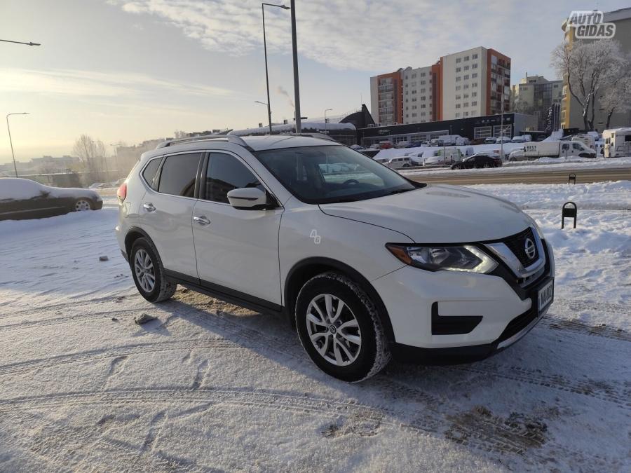 White Nissan Rogue 2017 in Vilnius, with an engine capacity of 2.50 L and mileage of 119 thousand km for 8300 €, photo 7 on AUTOMOTO.COM.LV