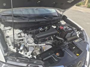 White Nissan Rogue 2017 in Siauliai, with an engine capacity of 2.49 L and mileage of 28 thousand km for 12500 €, photo 5 on AUTOMOTO.COM.LV