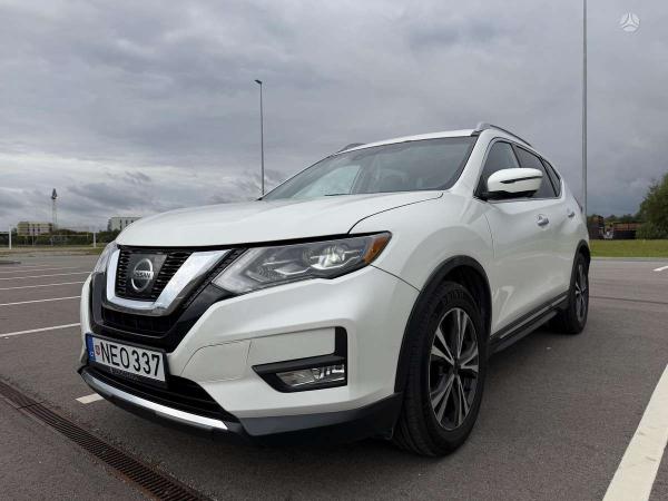 Nissan Rogue 2017 in Gargzdai on AUTOMOTO.COM.LV White Nissan Rogue 2017 in Gargzdai, with an engine capacity of 2.50 L and mileage of 159 thousand km for 9500 €, photo 4 on AUTOMOTO.COM.LV