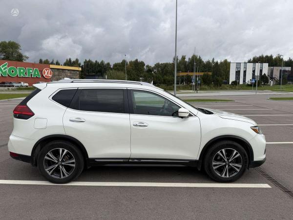 Nissan Rogue 2017 in Gargzdai on AUTOMOTO.COM.LV White Nissan Rogue 2017 in Gargzdai, with an engine capacity of 2.50 L and mileage of 159 thousand km for 9500 €, photo 7 on AUTOMOTO.COM.LV