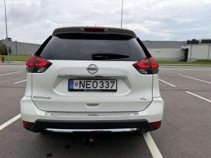 White Nissan Rogue 2017 in Gargzdai, with an engine capacity of 2.50 L and mileage of 159 thousand km for 9500 €, photo 9 on AUTOMOTO.COM.LV