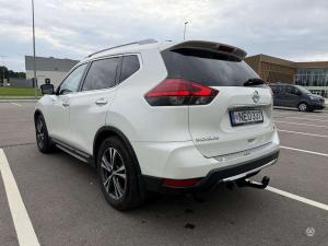 White Nissan Rogue 2017 in Gargzdai, with an engine capacity of 2.50 L and mileage of 159 thousand km for 9500 €, photo 11 on AUTOMOTO.COM.LV