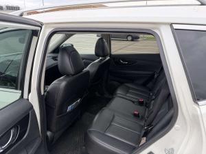 White Nissan Rogue 2017 in Gargzdai, with an engine capacity of 2.50 L and mileage of 159 thousand km for 9500 €, photo 14 on AUTOMOTO.COM.LV
