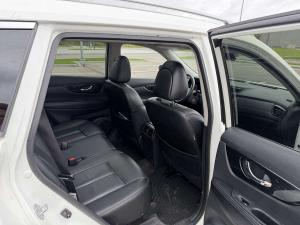 White Nissan Rogue 2017 in Gargzdai, with an engine capacity of 2.50 L and mileage of 159 thousand km for 9500 €, photo 17 on AUTOMOTO.COM.LV