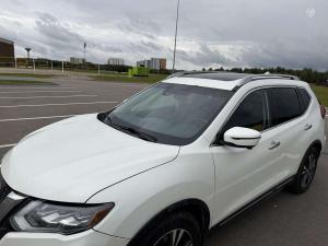 White Nissan Rogue 2017 in Gargzdai, with an engine capacity of 2.50 L and mileage of 159 thousand km for 9500 €, photo 22 on AUTOMOTO.COM.LV