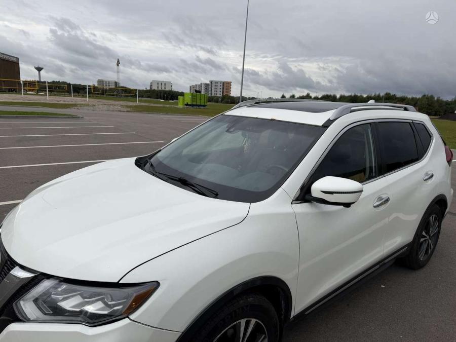 White Nissan Rogue 2017 in Gargzdai, with an engine capacity of 2.50 L and mileage of 159 thousand km for 9500 €, photo 22 on AUTOMOTO.COM.LV