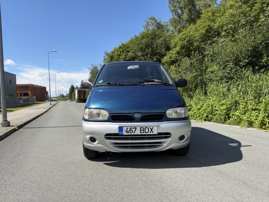 Zils Nissan Serena 1999 Tallina, ar dzinēja tilpumu 1.60 L un nobraukumu 205 tūkst. km par 3900 €, foto 3 vietnē AUTOMOTO.COM.LV