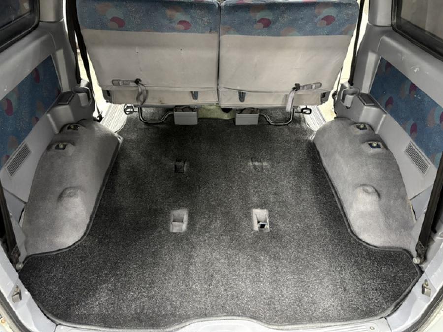 Zils Nissan Serena 1999 Tallina, ar dzinēja tilpumu 1.60 L un nobraukumu 205 tūkst. km par 3900 €, foto 9 vietnē AUTOMOTO.COM.LV