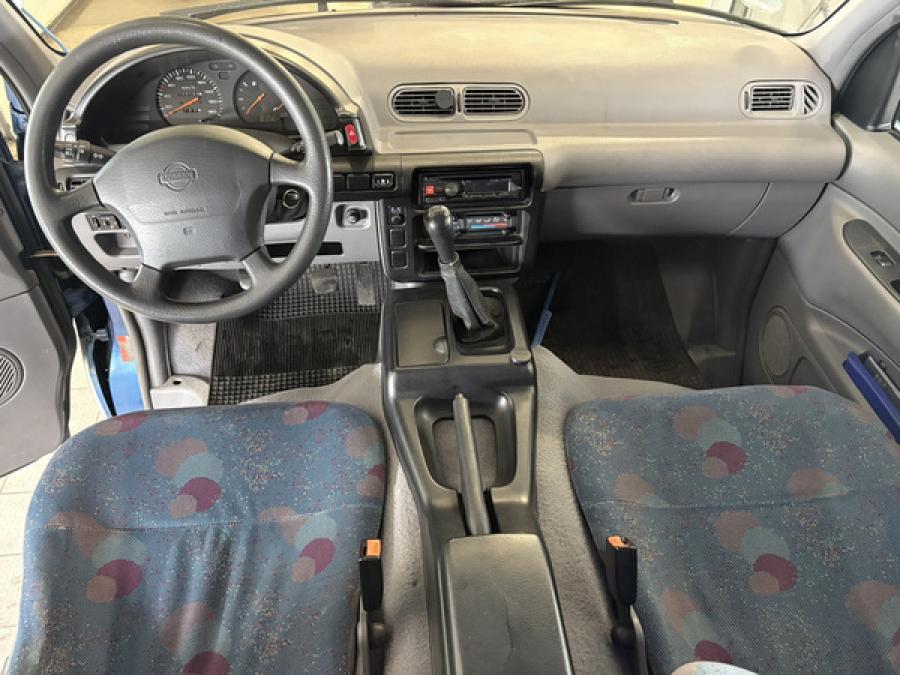 Zils Nissan Serena 1999 Tallina, ar dzinēja tilpumu 1.60 L un nobraukumu 205 tūkst. km par 3900 €, foto 12 vietnē AUTOMOTO.COM.LV