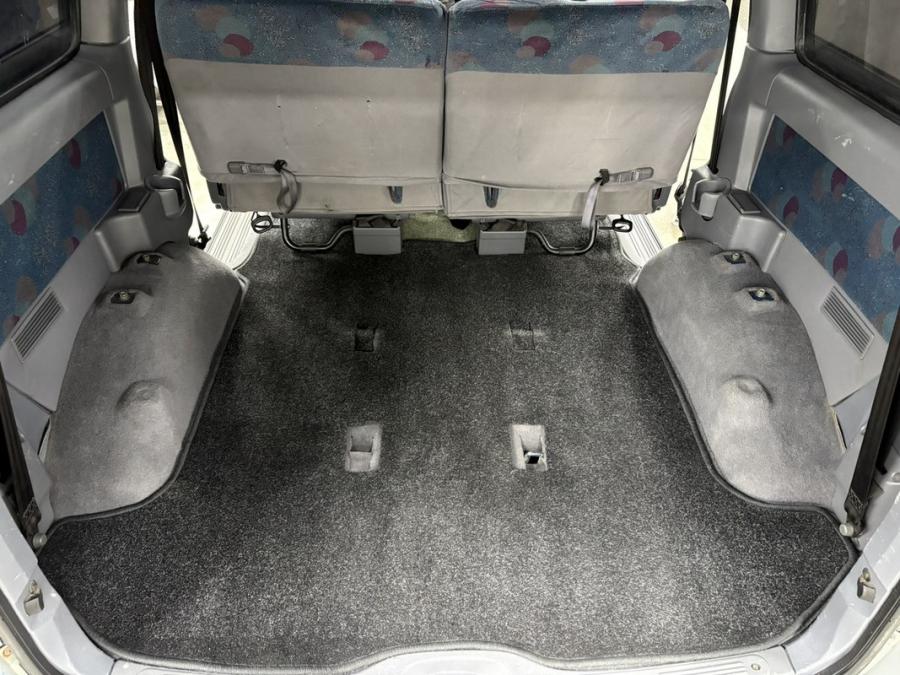 Zils Nissan Serena 1999 Tallina, ar dzinēja tilpumu 1.60 L un nobraukumu 205 tūkst. km par 3900 €, foto 20 vietnē AUTOMOTO.COM.LV