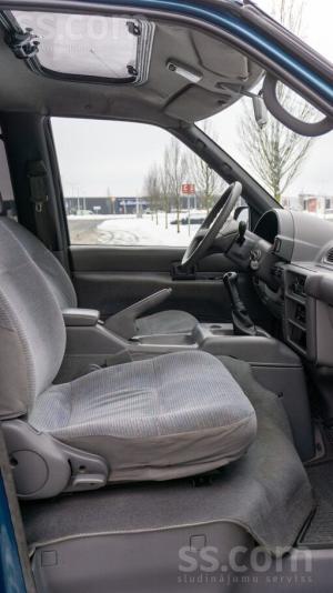 Zils Nissan Serena 1995 Rīga, ar dzinēja tilpumu 2.30 L un nobraukumu 242 tūkst. km par 5990 €, foto 23 vietnē AUTOMOTO.COM.LV