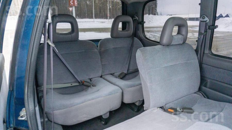 Zils Nissan Serena 1995 Rīga, ar dzinēja tilpumu 2.30 L un nobraukumu 242 tūkst. km par 5990 €, foto 25 vietnē AUTOMOTO.COM.LV
