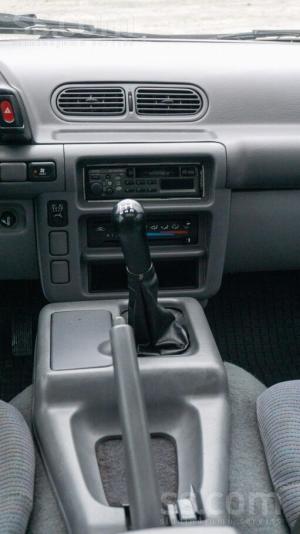 Zils Nissan Serena 1995 Rīga, ar dzinēja tilpumu 2.30 L un nobraukumu 242 tūkst. km par 5990 €, foto 13 vietnē AUTOMOTO.COM.LV