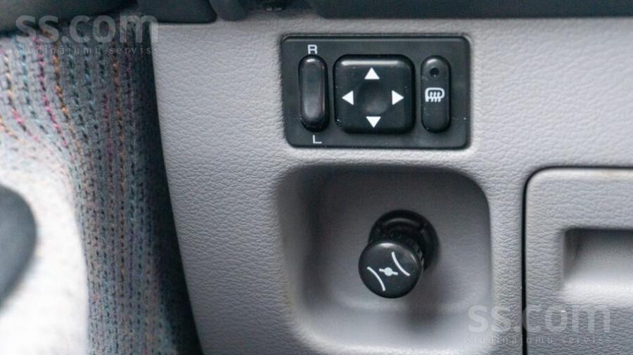 Zils Nissan Serena 1995 Rīga, ar dzinēja tilpumu 2.30 L un nobraukumu 242 tūkst. km par 5990 €, foto 18 vietnē AUTOMOTO.COM.LV