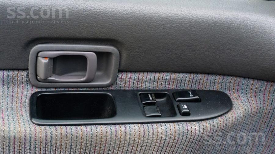Zils Nissan Serena 1995 Rīga, ar dzinēja tilpumu 2.30 L un nobraukumu 242 tūkst. km par 5990 €, foto 21 vietnē AUTOMOTO.COM.LV