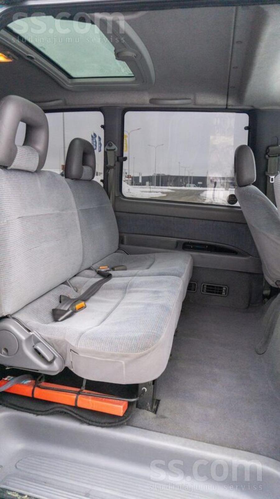 Zils Nissan Serena 1995 Rīga, ar dzinēja tilpumu 2.30 L un nobraukumu 242 tūkst. km par 5990 €, foto 24 vietnē AUTOMOTO.COM.LV