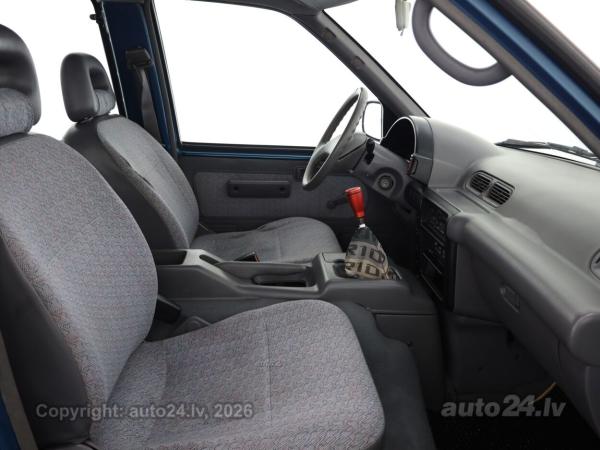 Blue Nissan Serena 1995 in Tallinn, with an engine capacity of 1.60 L and mileage of 248 thousand km for 1499 €, photo 6 on AUTOMOTO.COM.LV